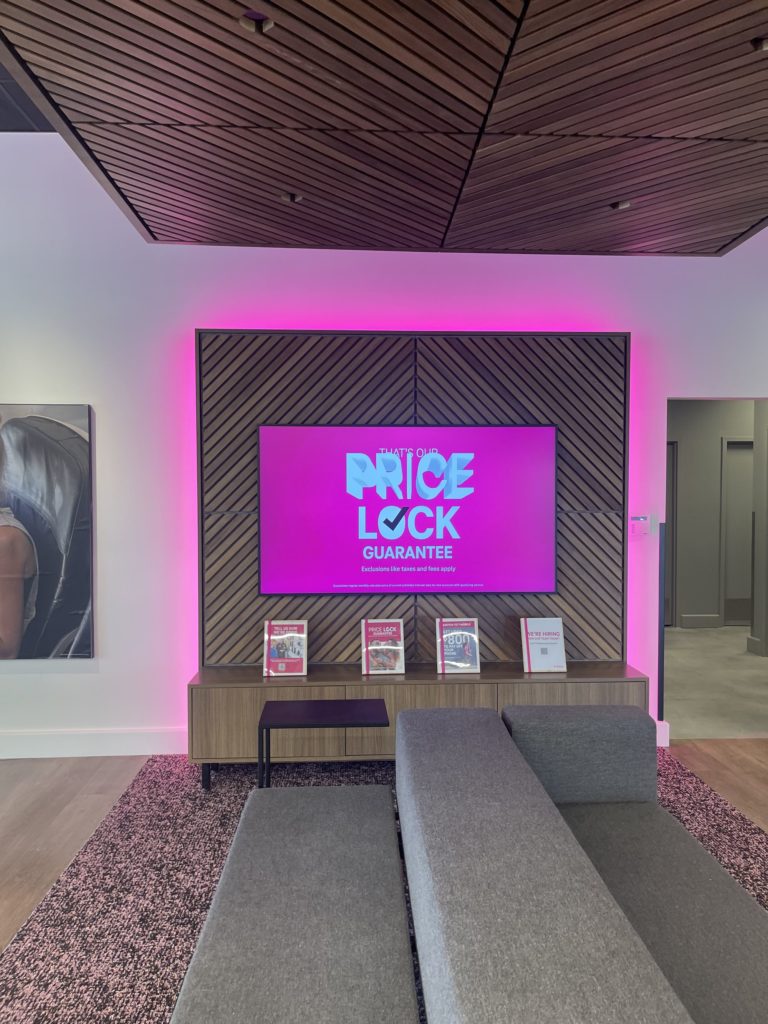 T-Mobile - Bright Bulbs Electric